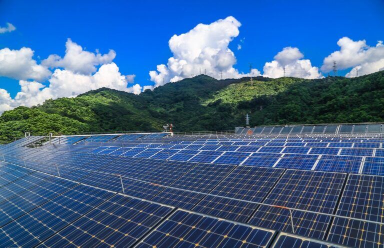 Solar Power Plant Construction and Working: A Comprehensive Guide