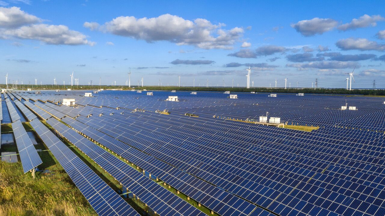 Fixed Tilt or Tracking System – How To Maximize The Efficiency of ...