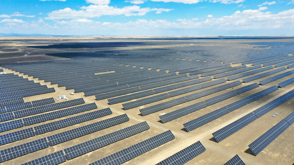 Record-Breaking Solar Power Station Connected to Grid: Xinjiang’ s 3.5 ...